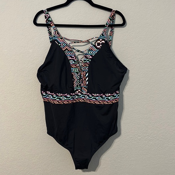 La Blanca | Swim | La Blanca Aztec Print With Criss Cross Design ...